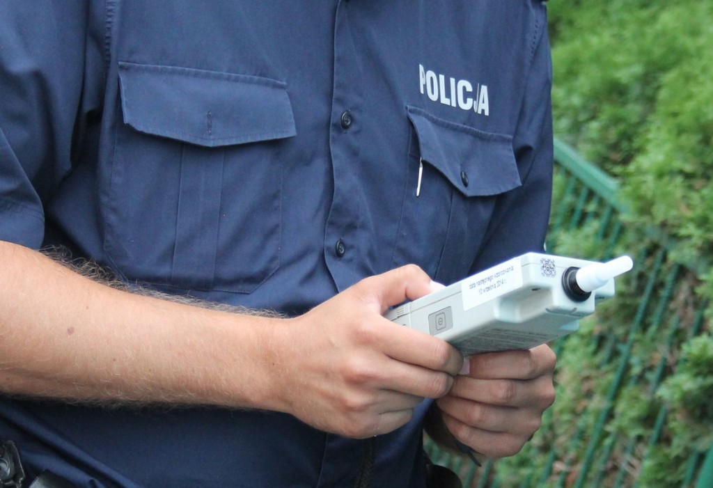 Przewłoka: Pijany 16-latek uciekał ciągnikiem przed policjantami ... Przewłoka: Pijany 16-latek uciekał ciągnikiem przed policjantami ...