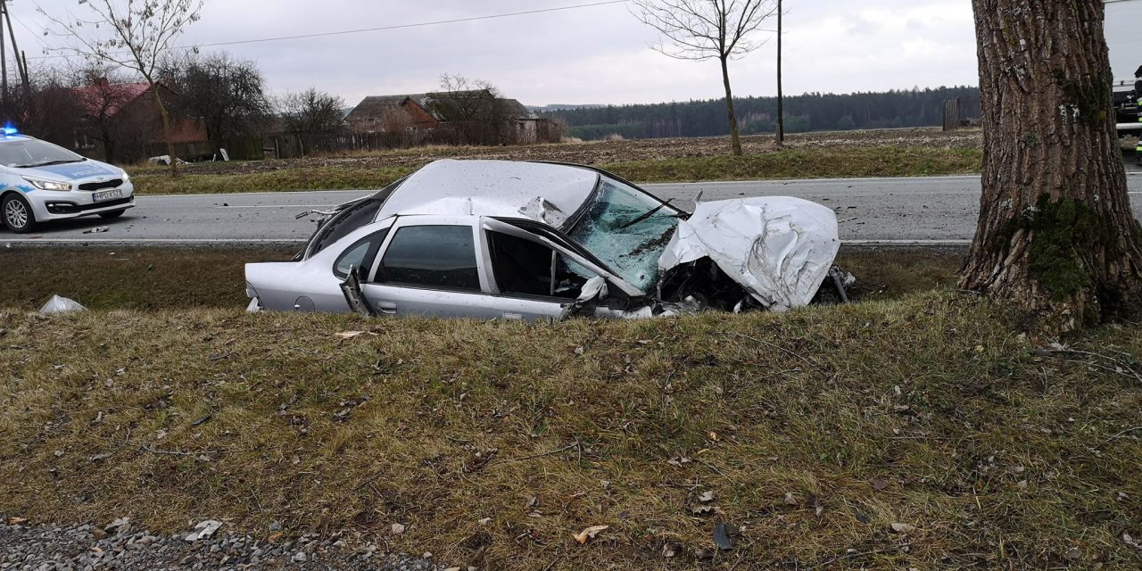 Poważny wypadek na drodze krajowej nr 74. Trasa Kraśnik – Annopol ... Poważny wypadek na drodze krajowej nr 74. Trasa Kraśnik – Annopol ...