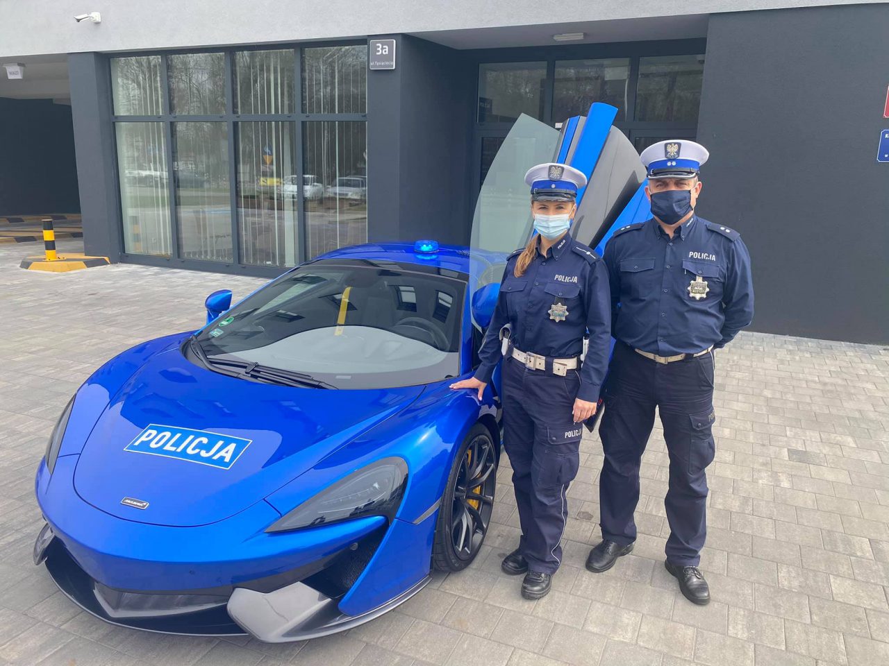Grupy policyjne „Speed” w kraju otrzymają nowe radiowozy. Pierwszy z ...
