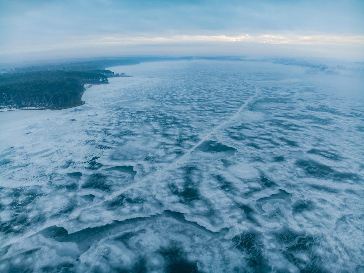 Z lotu ptaka jest piękny, ale cały czas niebezpieczny. Wszystko m.in ...
