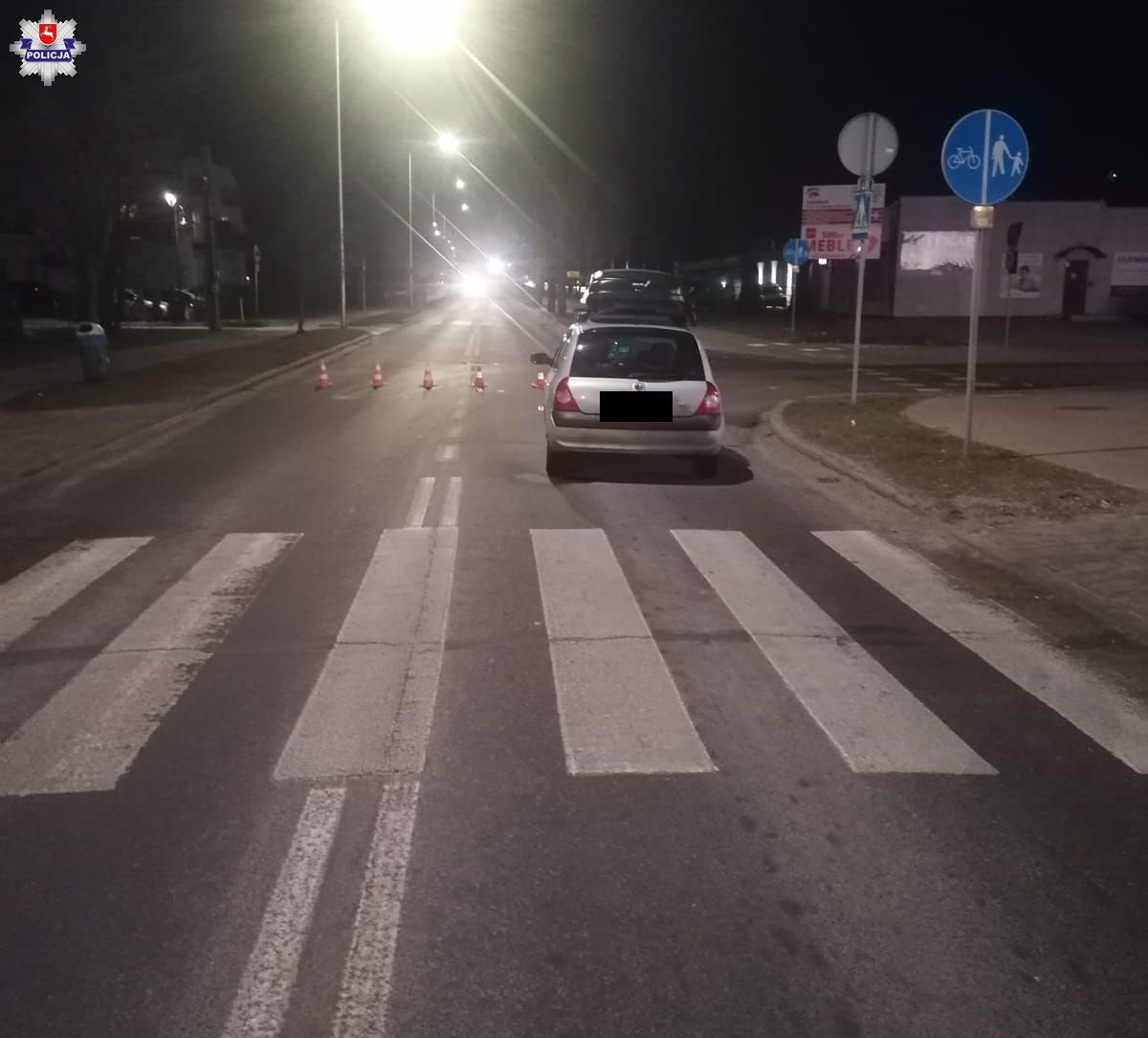 Wjechał renaultem w pieszego na przejściu. Mężczyzna trafił do szpitala, kierowca stracił prawo ...