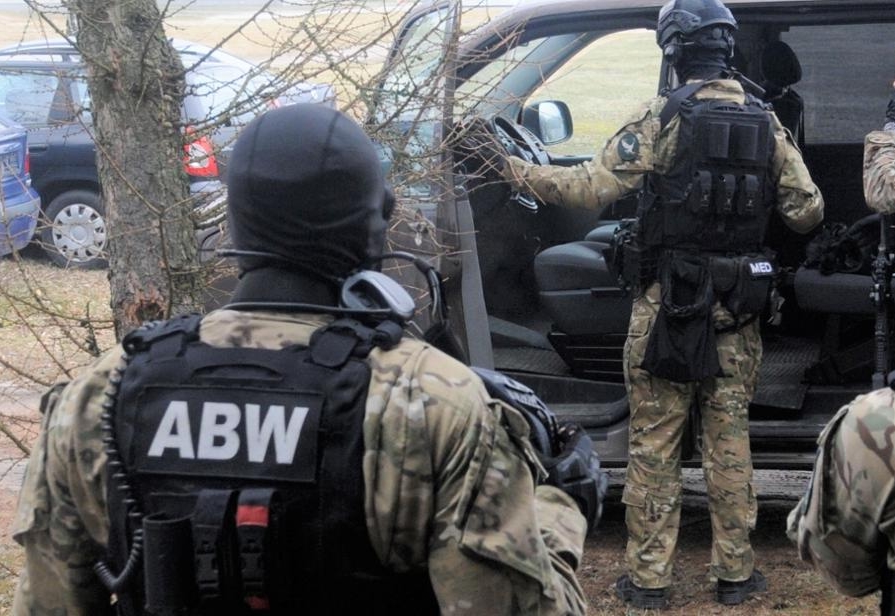 Kolejny członek siatki szpiegowskiej w rękach funkcjonariuszy ABW ... Kolejny członek siatki szpiegowskiej w rękach funkcjonariuszy ABW ...