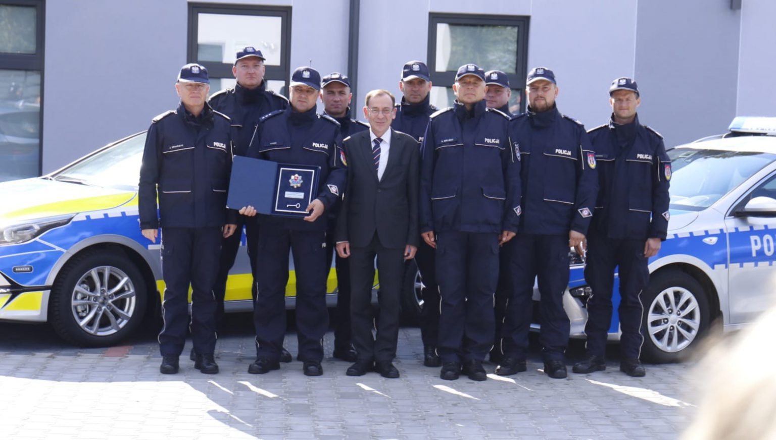 Posterunek Policji w Turobinie uroczyście otwarty (zdjęcia) : Lublin112 ...