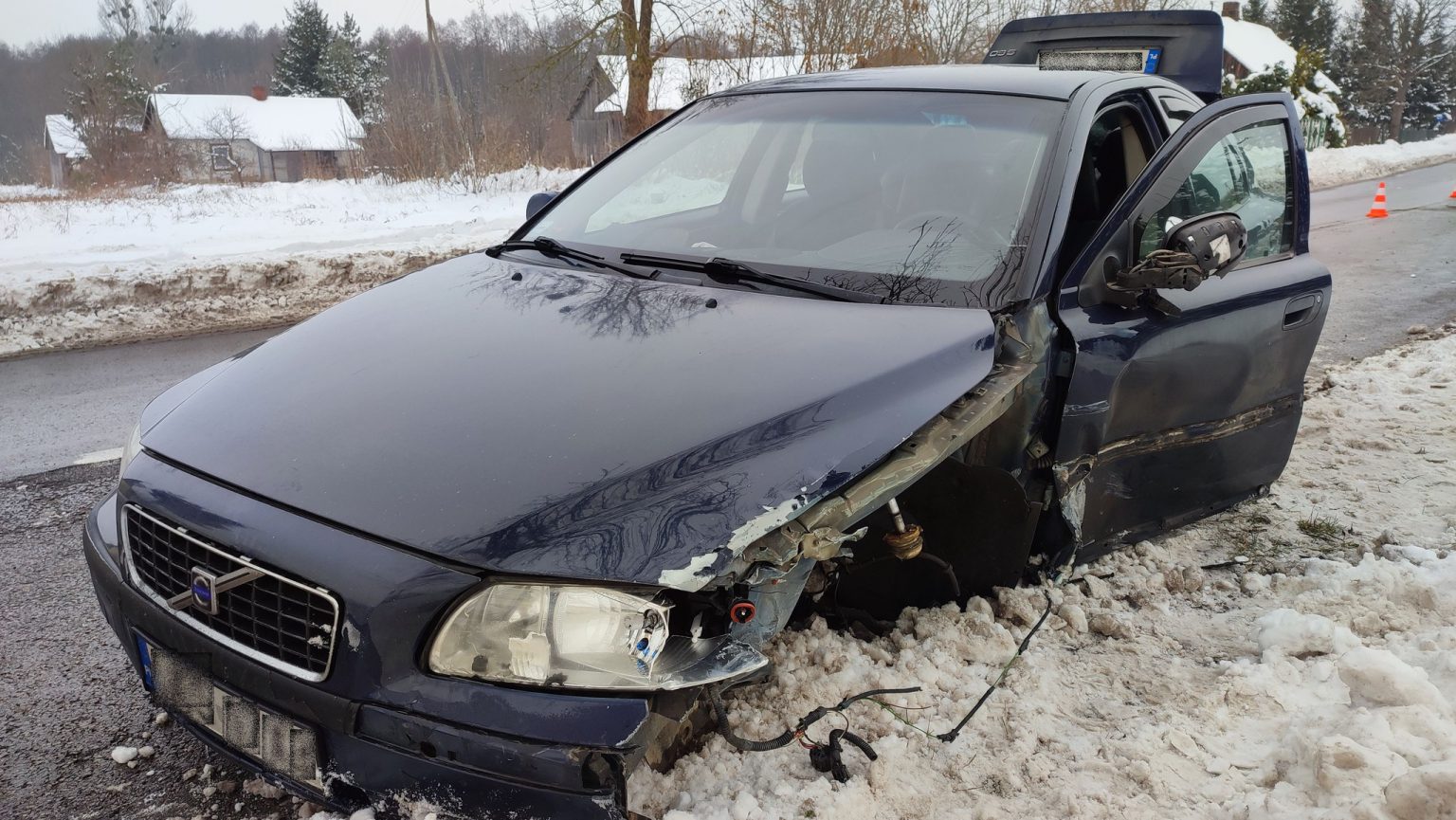 Zderzenie na łuku drogi, dwa auta rozbite (zdjęcia) : Lublin112 ...