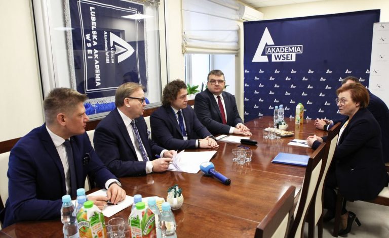 Port Lotniczy Lublin oraz Lubelska Akademia WSEI zawarły współpracę. Skorzystają na tym studenci ...