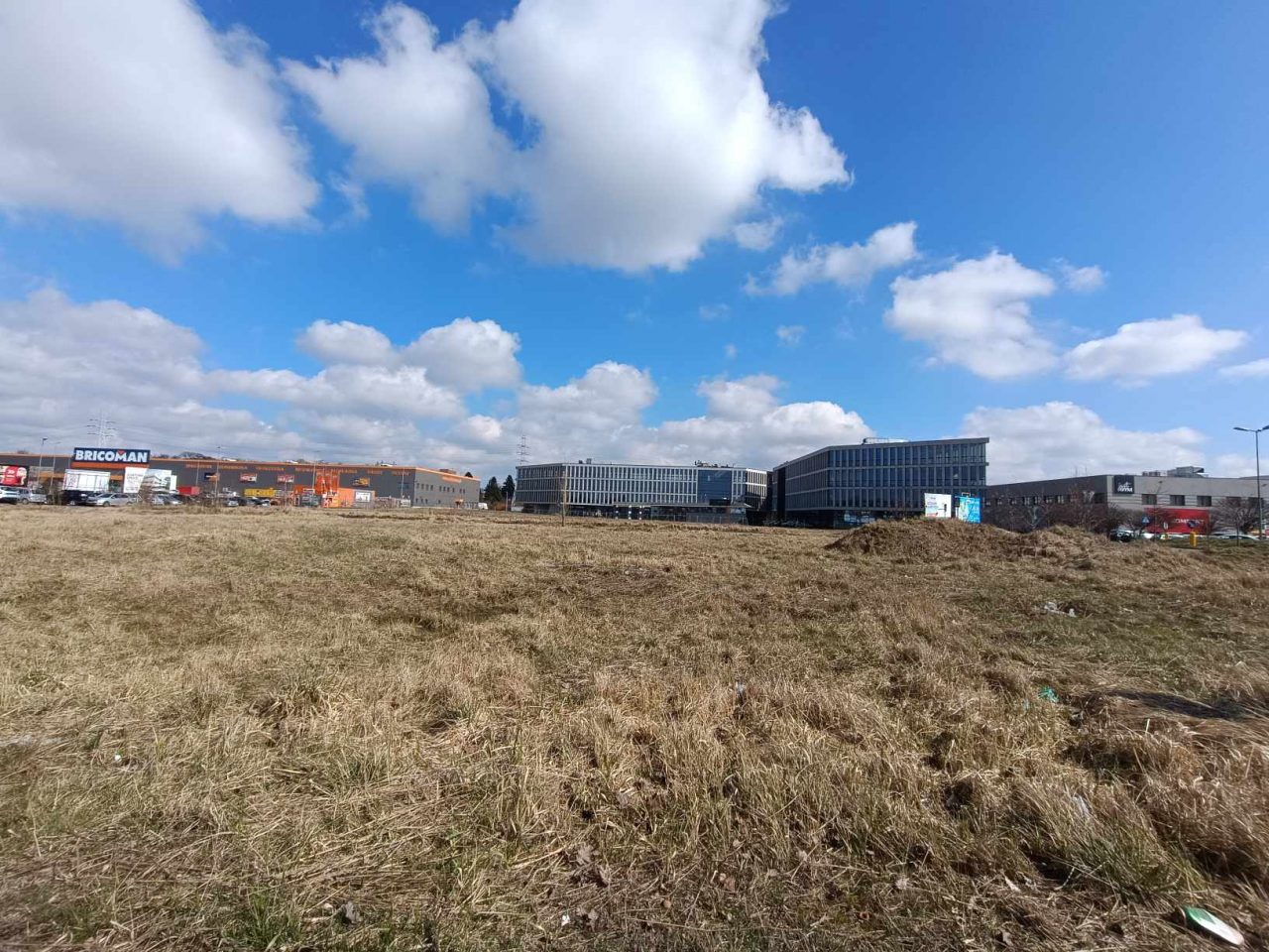 Kompleks handlowy na Węglinie będzie jeszcze większy. Swój sklep zbuduje tam Lidl (zdjęcia ...