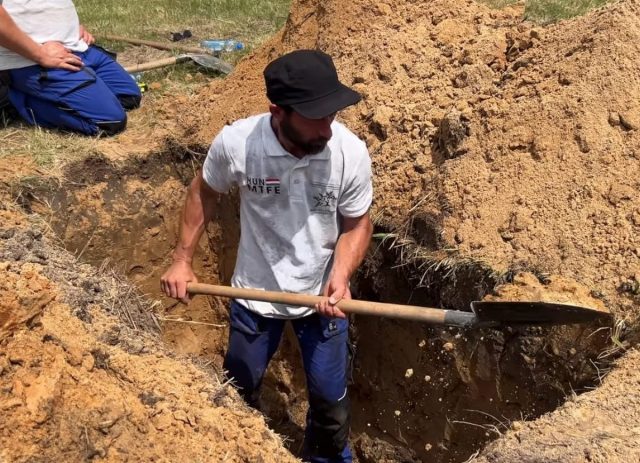 Międzynarodowe zawody w kopaniu grobów na czas. Polacy na trzecim ...