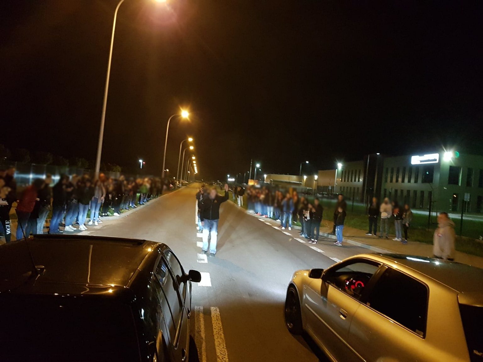 Propozycje zmian w przepisach dotyczących ruchu drogowego. Organizacja nielegalnych wyścigów ma ...