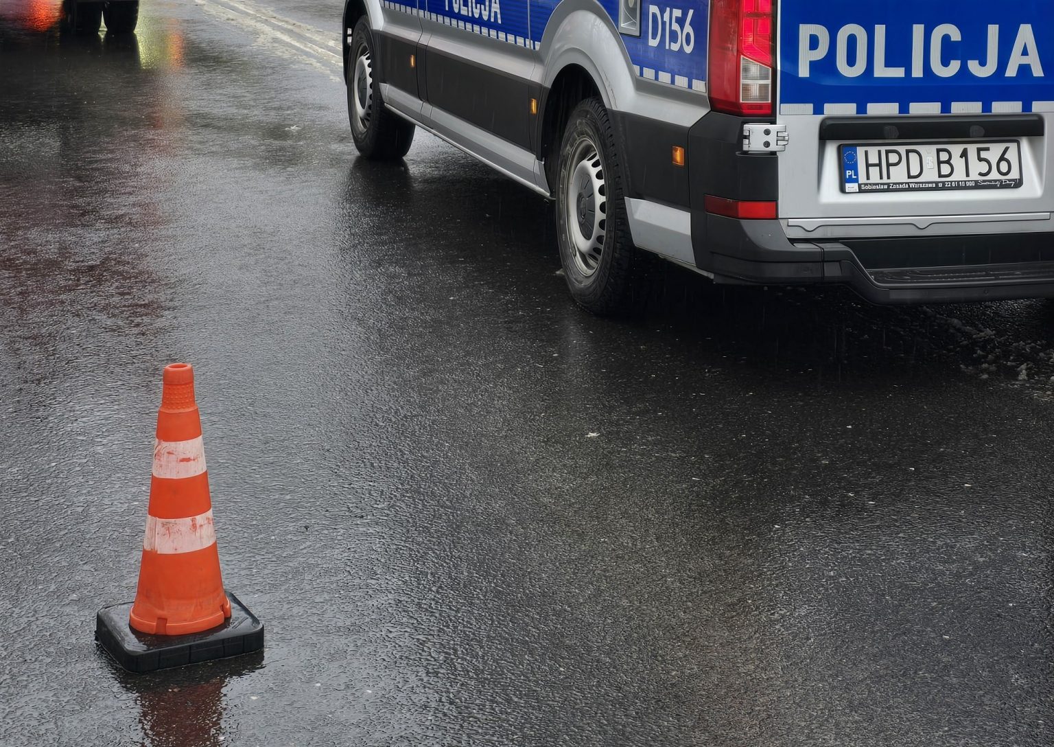 Samochód osobowy wjechał do rowu, utrudnienia w ruchu na drodze krajowej nr 48 : Lublin112.pl ...