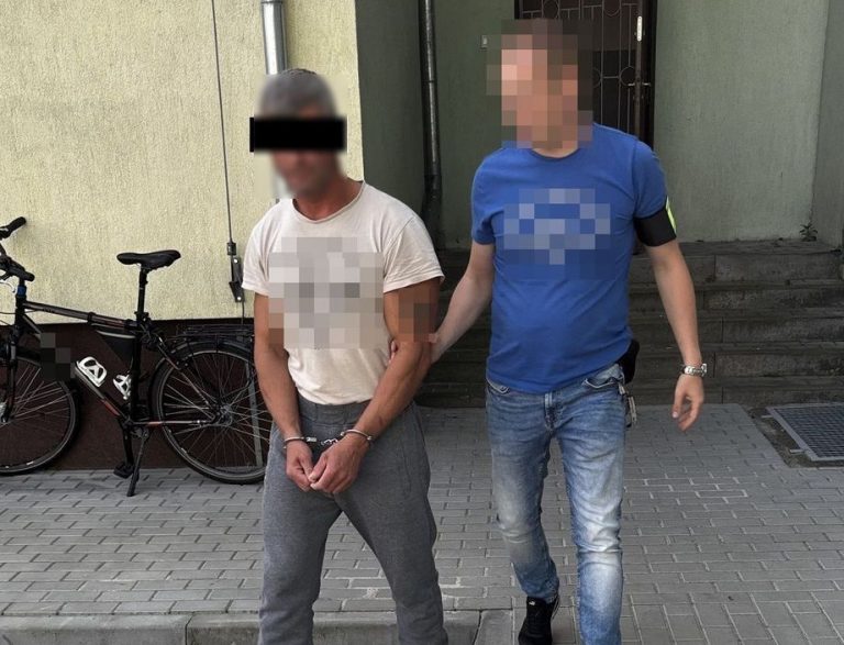 Zatrzymany 47-latek podejrzany o podpalenie trzech samochodów. Decyzją sądu trafił do aresztu ...